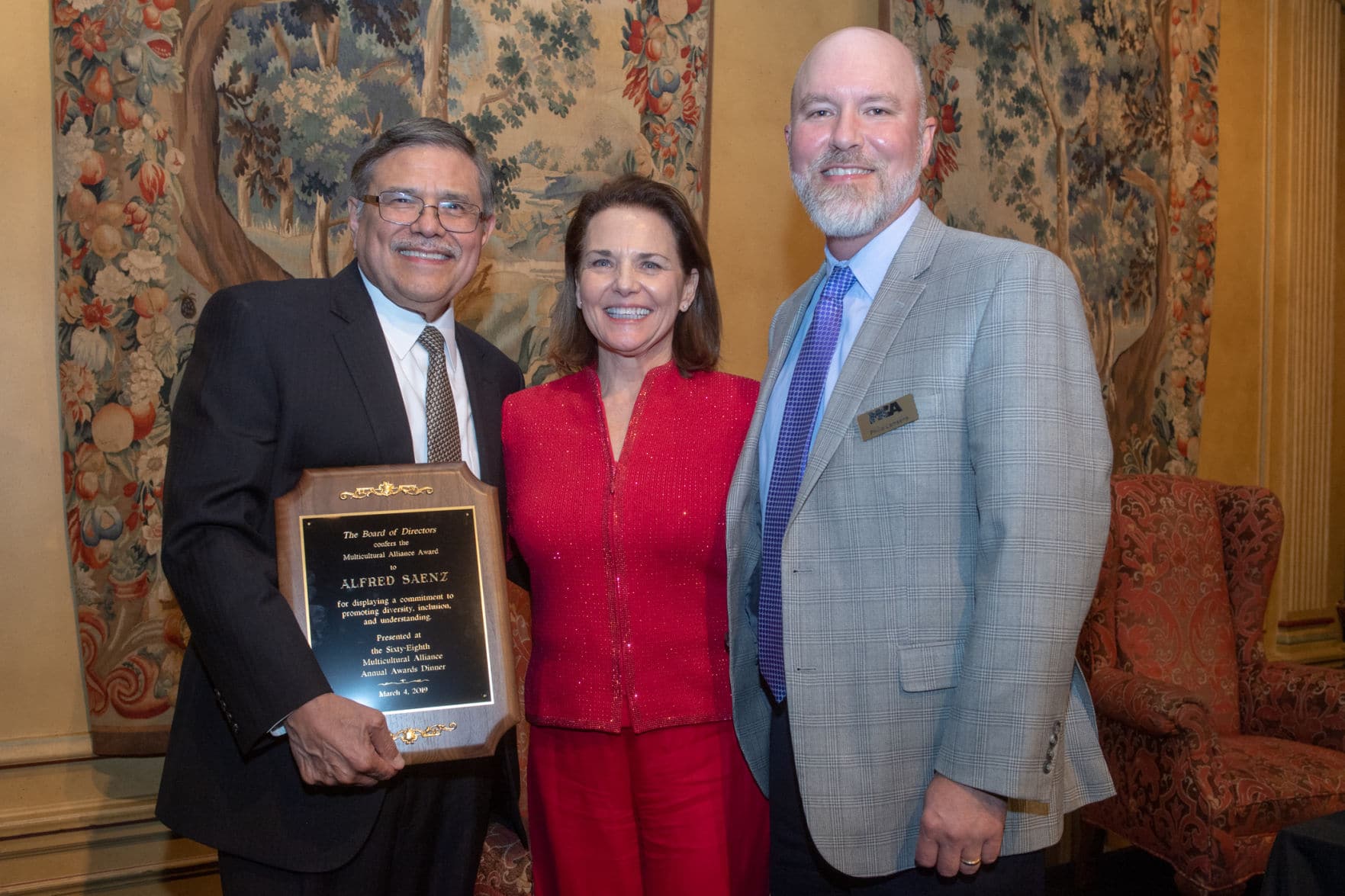 Saenz honored by Multicultural Alliance - Fort Worth Business Press