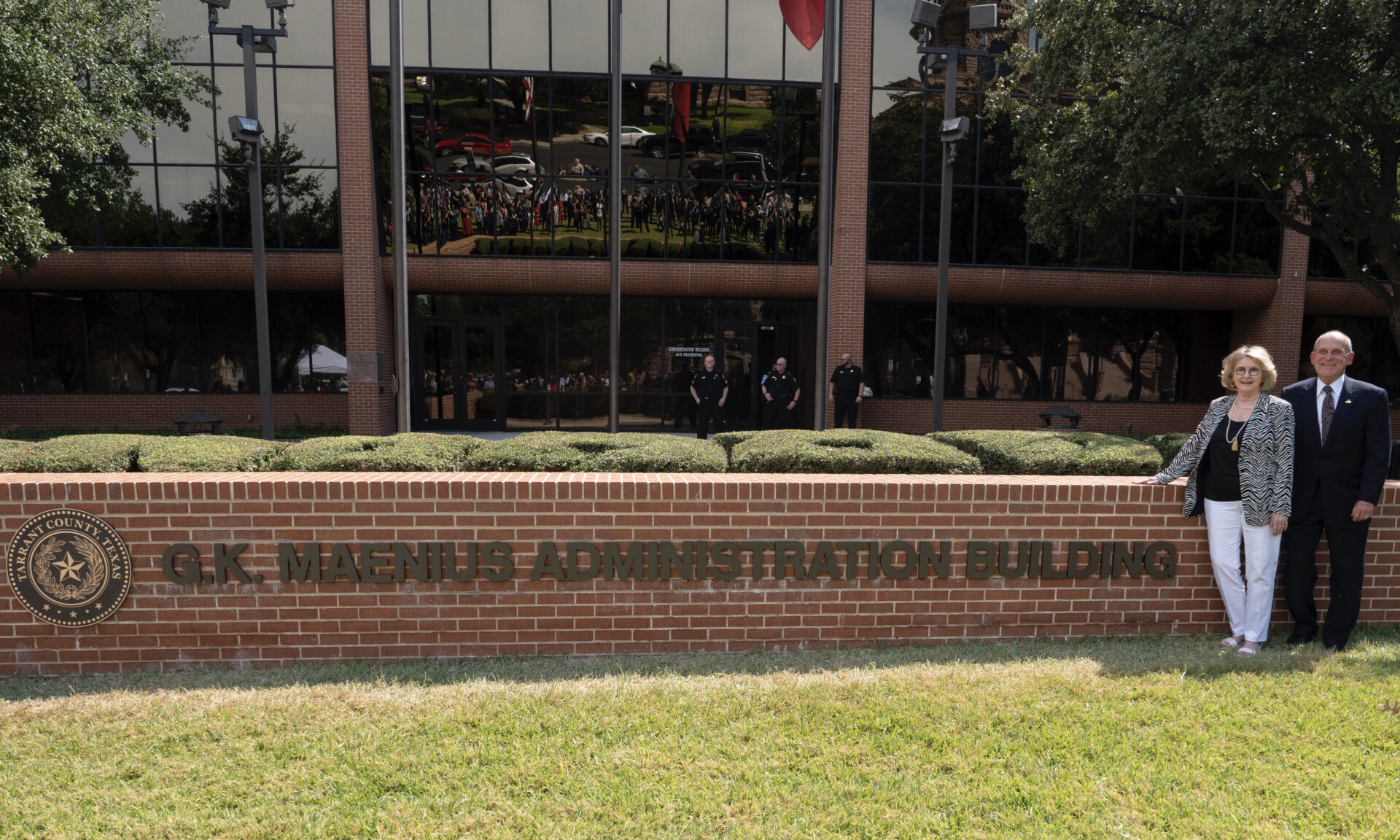 Tarrant County commissioners appoint new administrator, rename building ...