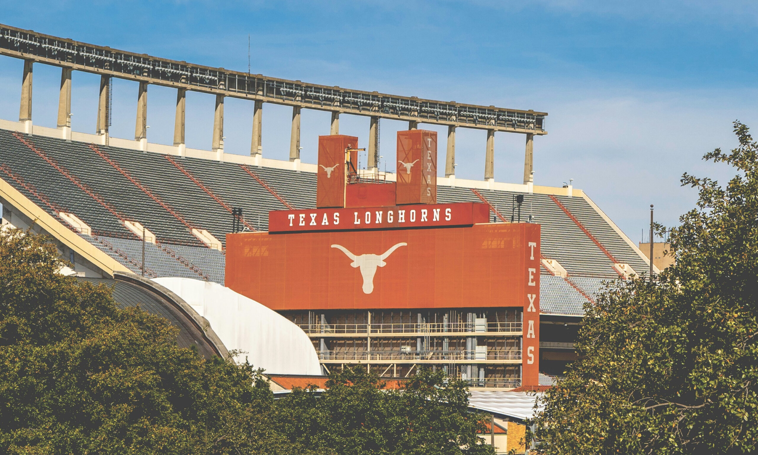 UT-Austin football coach Steve Sarkisian to make more than $10 million ...