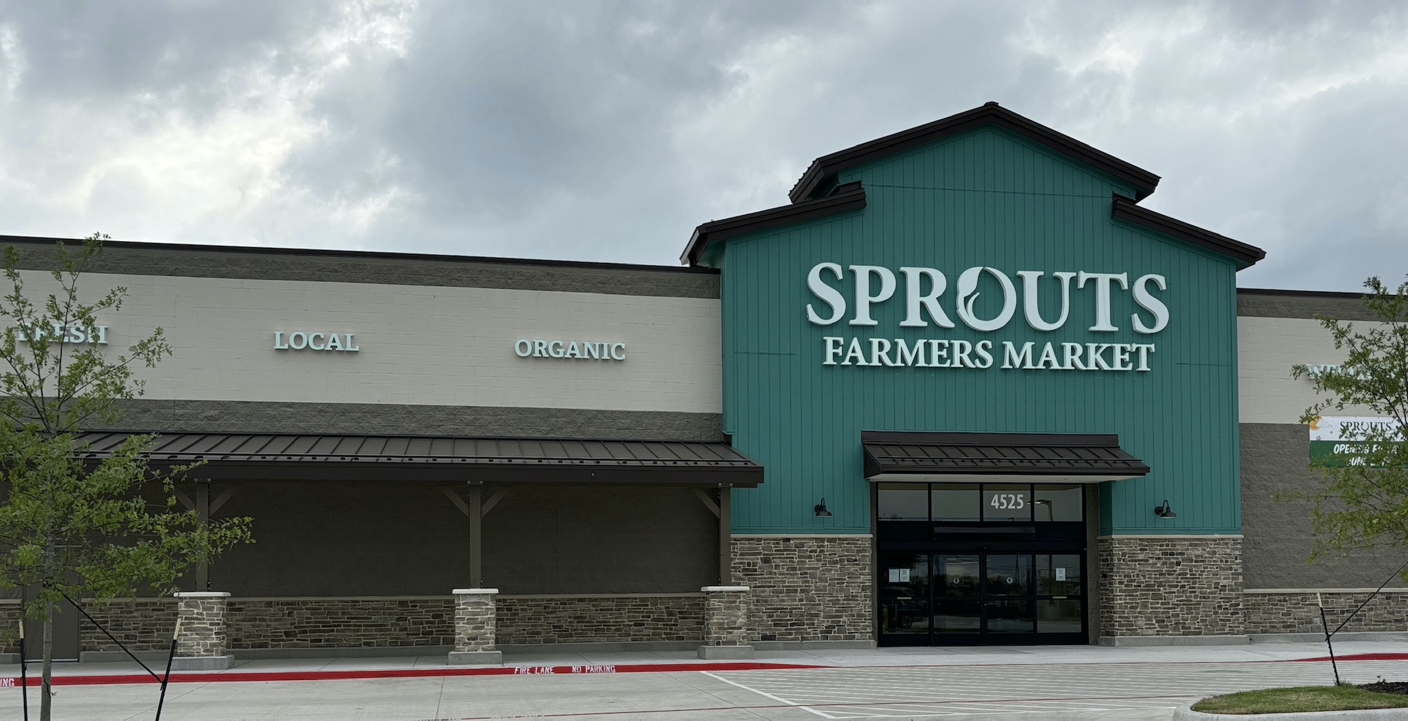 Sprouts Farmers Market opens new Fort Worth store - Fort Worth Business ...